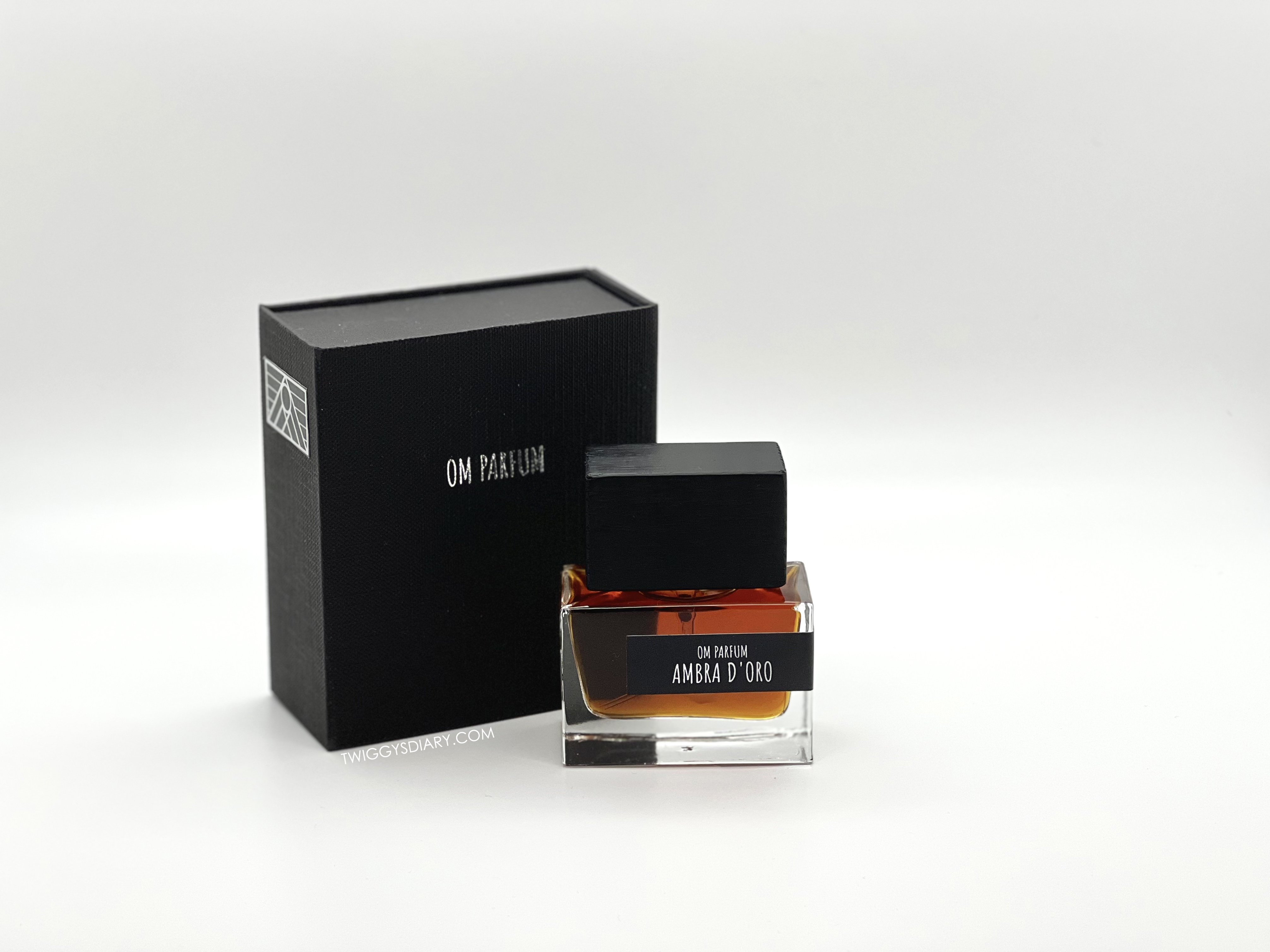 OM Parfum 北方之金 Ambra d’Oro Extrait de Parfum – Twiggy的香水日記